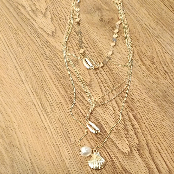 Jewelry | Elegant Gold Layered Necklace With Shell And Pearl Accents ...
